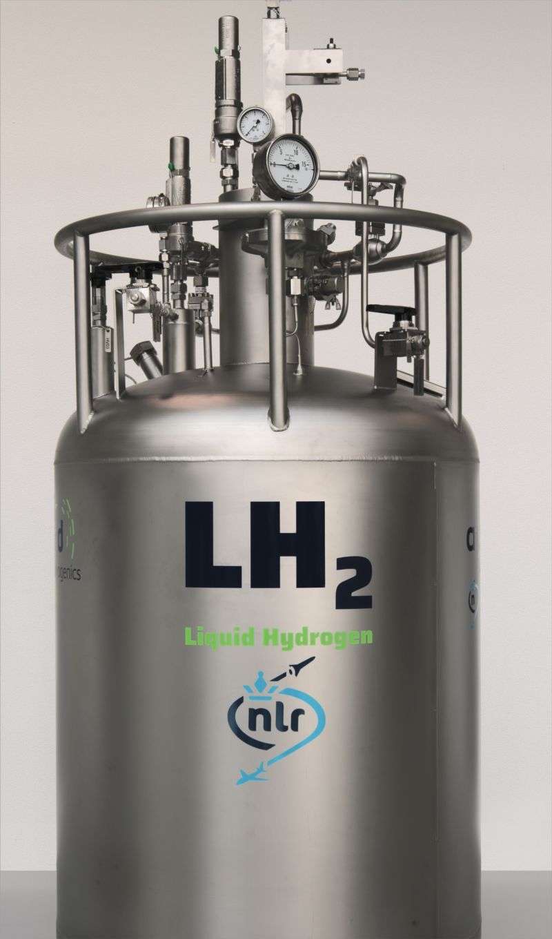 NLR ontvangt eerste waterstoftank voor drone op waterstof - Waterstof ...